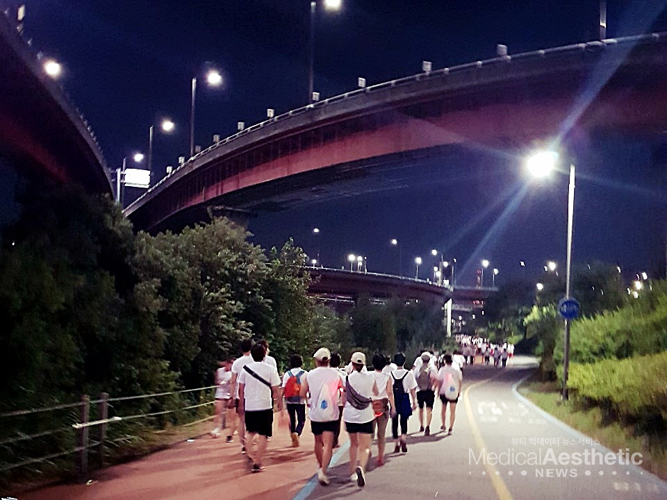 한강의 야경에 반하고 젊음의 열기에 취하다! 한강나이트워크42K